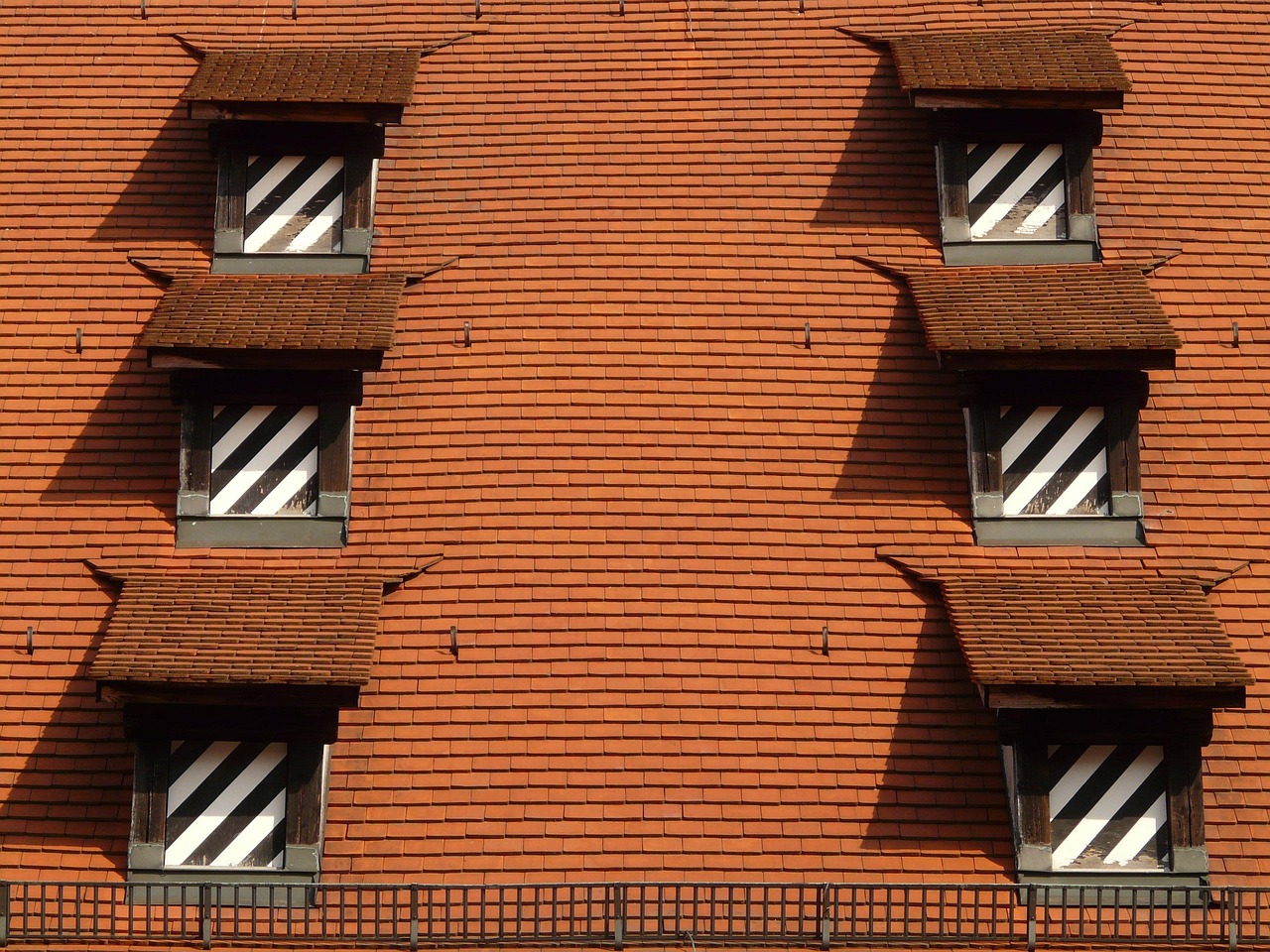 10,000+ Free Gable Roof & Roof Images - Pixabay