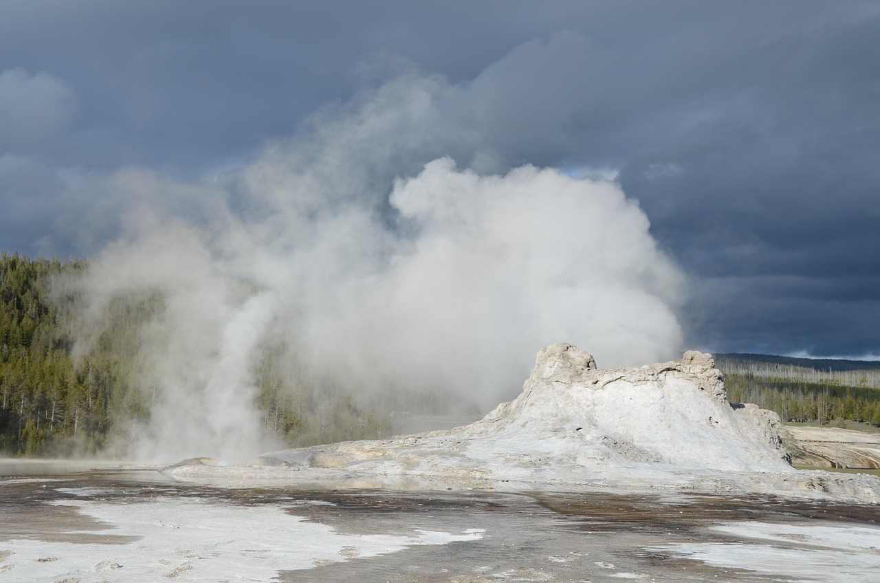 800+ Free Yellowstone National Park & Yellowstone Images - Pixabay