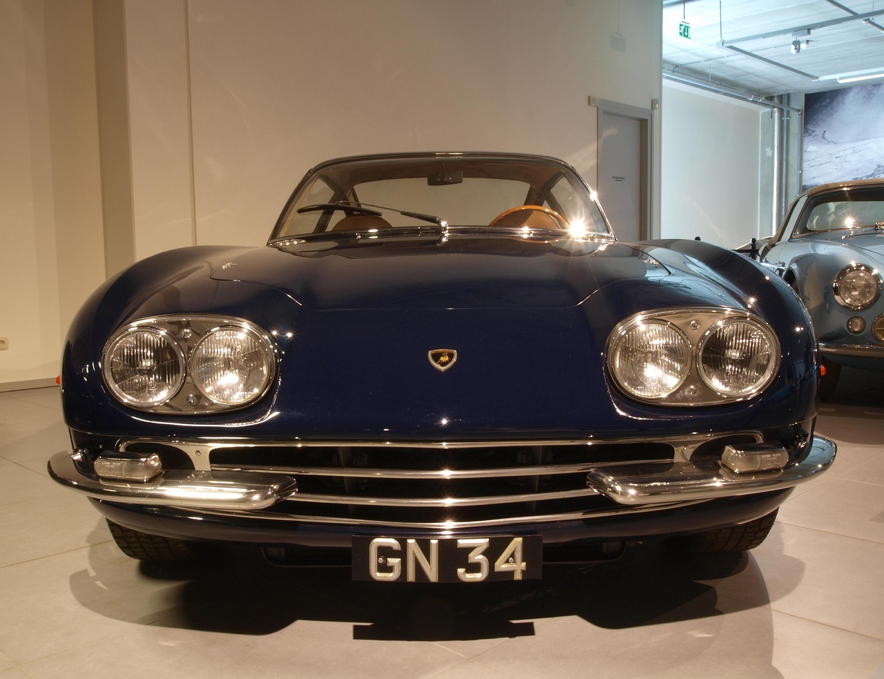 Lamborghini: El inicio: Rugido de Leyenda: La Apasionante Historia de ...