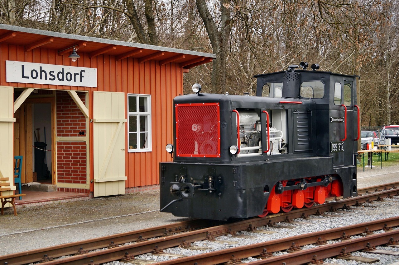 Diesel Loco Motives V10 Narrow - Free photo on Pixabay - Pixabay