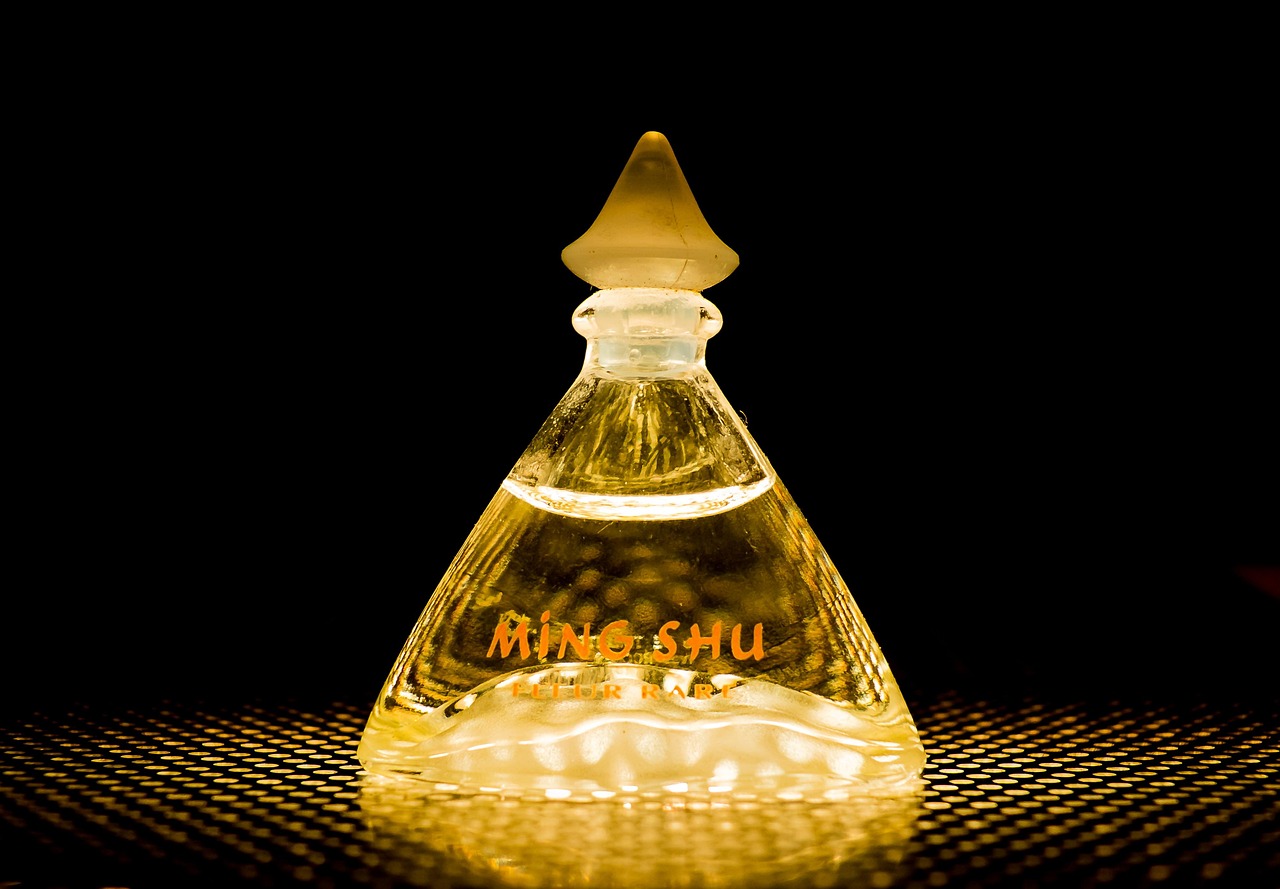 Cologne Petite Bouteille Lumière - Photo gratuite sur Pixabay - Pixabay
