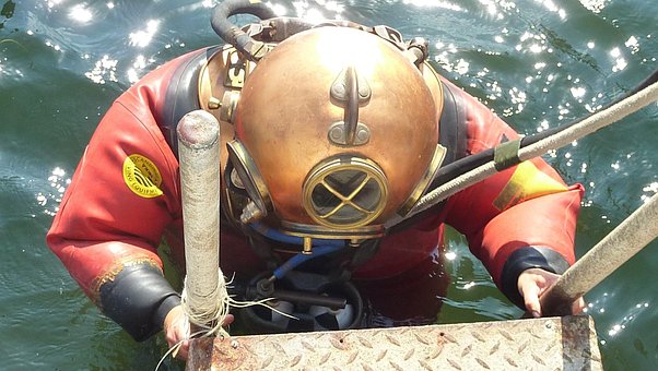 20+ Free Helmet Diver & Underwater Images - Pixabay