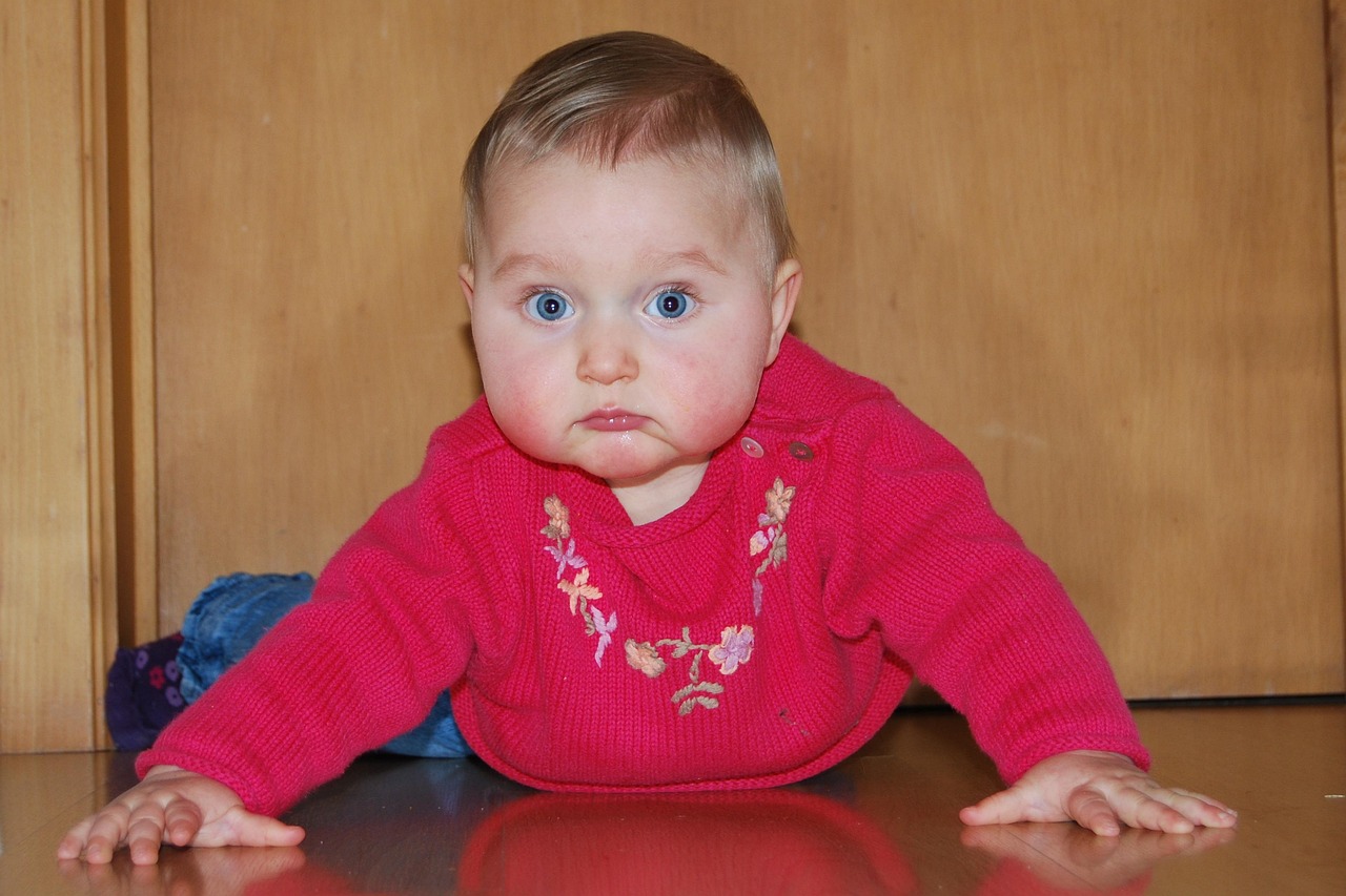Baby Crawling Girl - Free photo on Pixabay