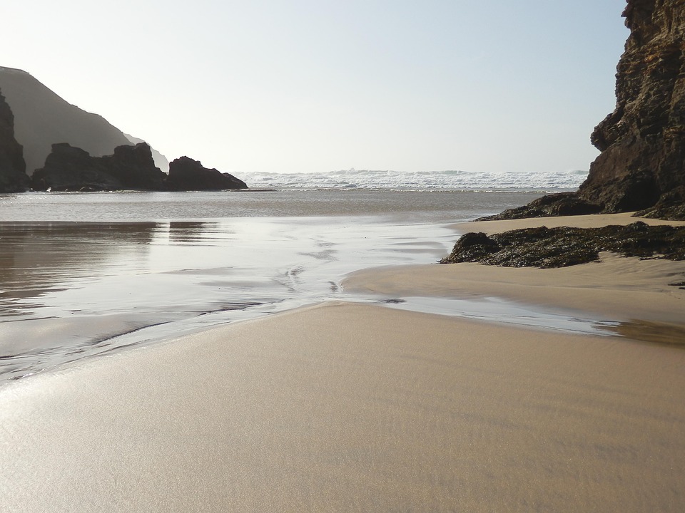Lonely Beach Incoming Waves - Free photo on Pixabay