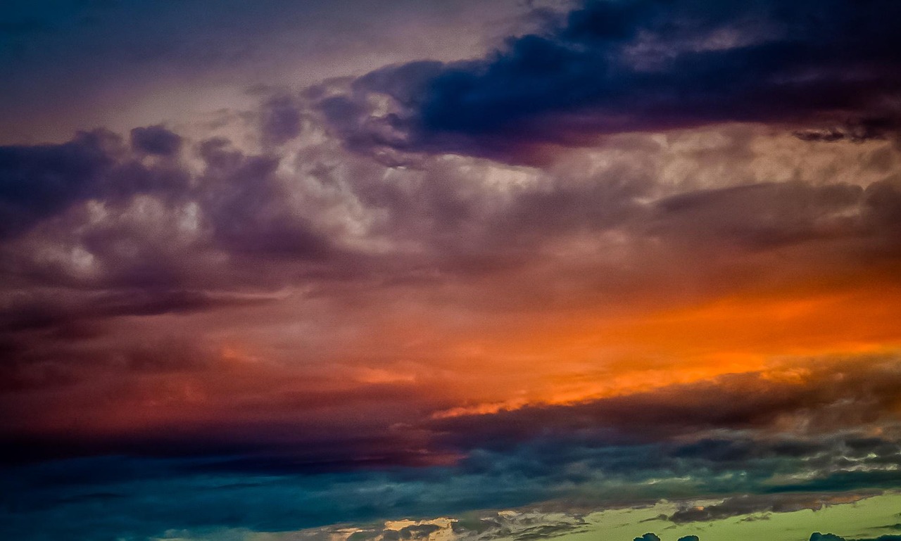 Cielo Nuvole Sole La Luce Del Sole Che Esplodevano In Nuvole E Cielo