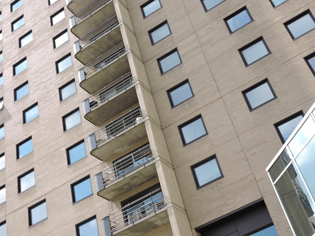 Apartment Building City - Free photo on Pixabay