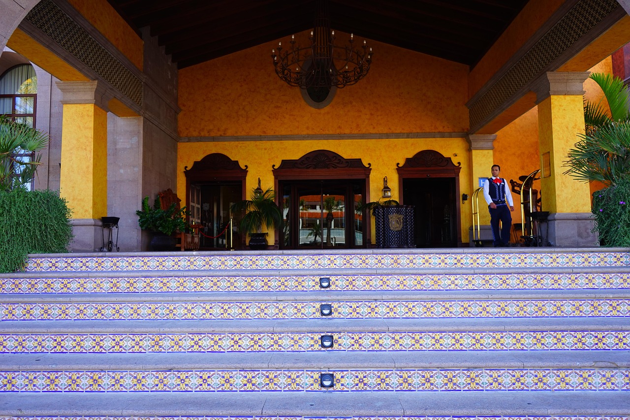 10,000+ Free Hotel-Entrance & Hotel Photos - Pixabay