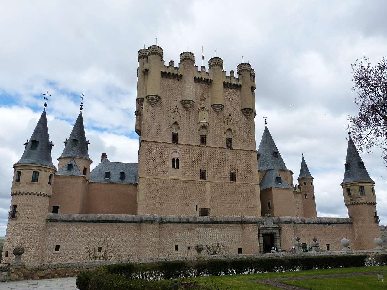 100+ Free Alcazar & Spain Images - Pixabay