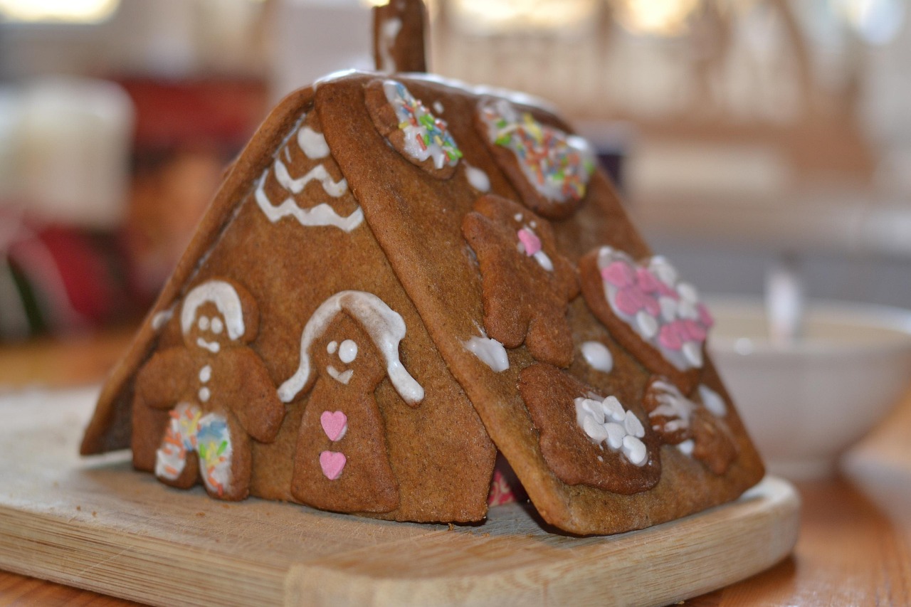 100+ Free Gingerbread House & Gingerbread Images - Pixabay