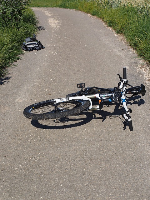 10,000+ Free Bike Accident & Accident Images - Pixabay