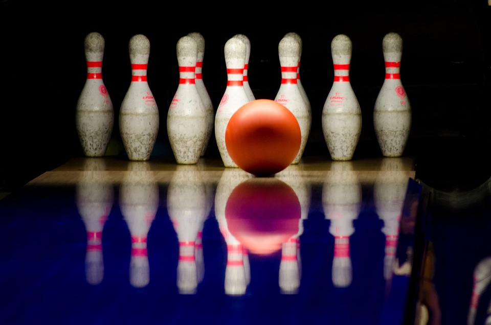 Kostenloses Foto Bowling Stifte Kugel Spielen Kostenloses Bild Kostenloses Foto Bowling Stifte Kugel Spielen Kostenloses Bild