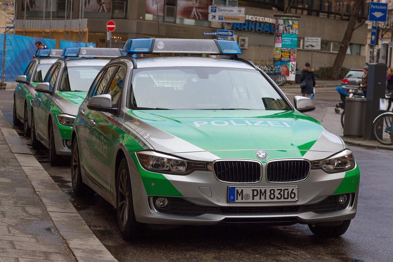 Oltre 3 foto Polizia Municipale & Cartello Stradale gratis - Pixabay