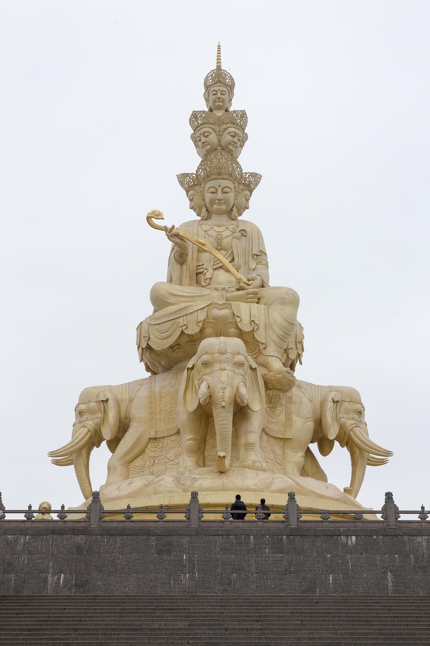 Monte Emei Top Dourado Panorama - Foto gratuita no Pixabay - Pixabay