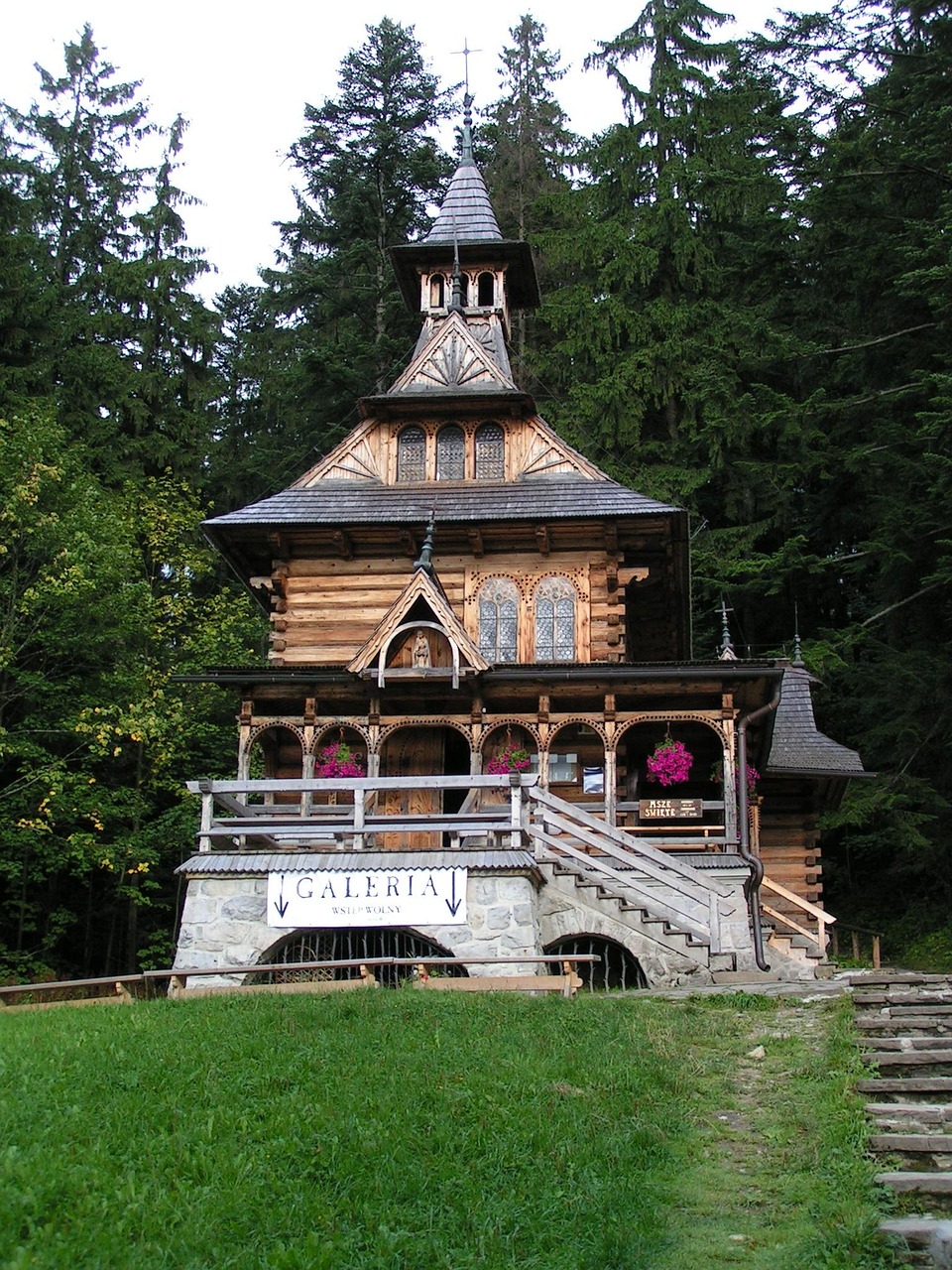 Lizard Chapel Buried Zakopane - Free photo on Pixabay - Pixabay