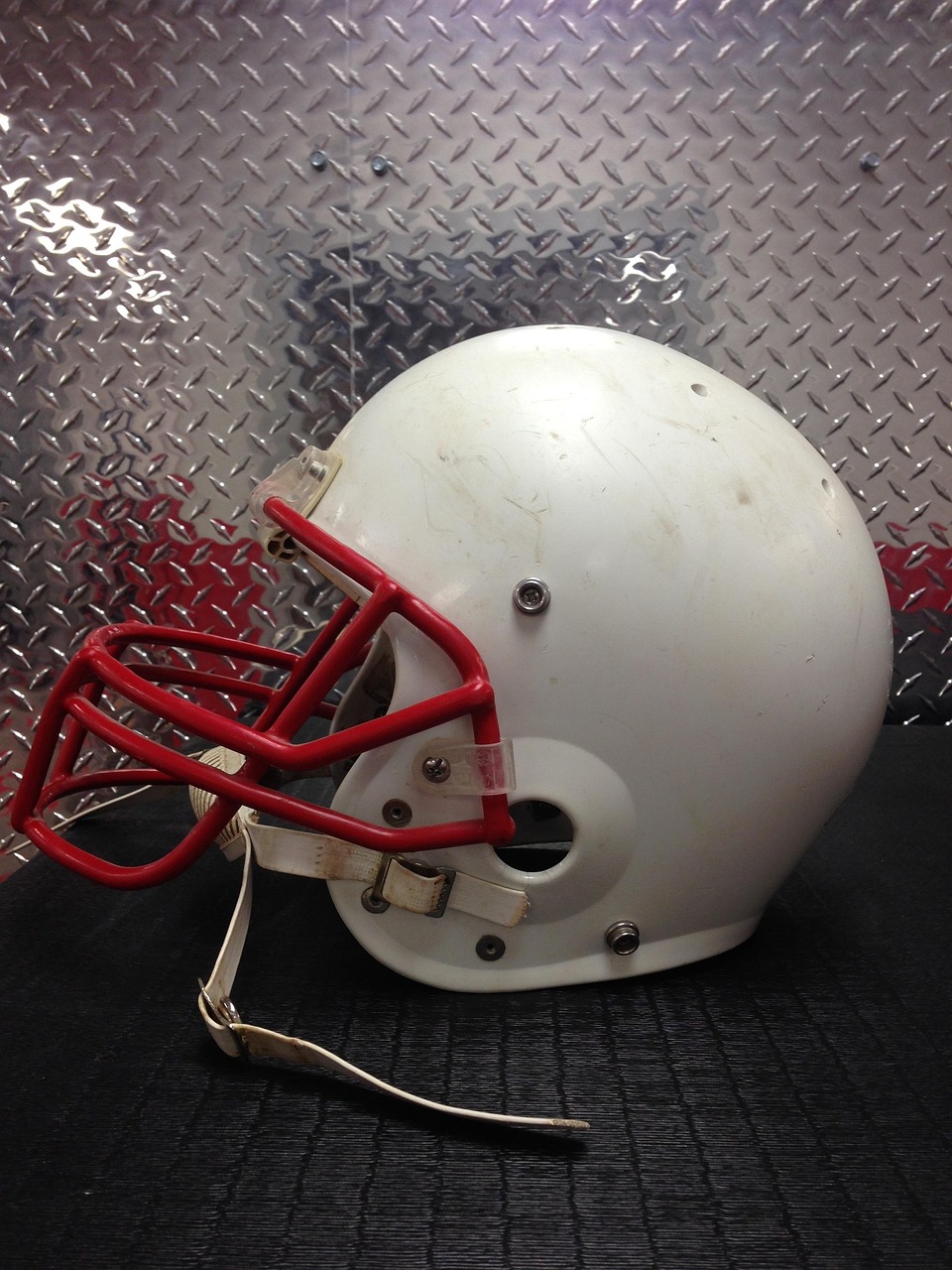 Helm Putih Merah Sepak - Foto gratis di Pixabay - Pixabay