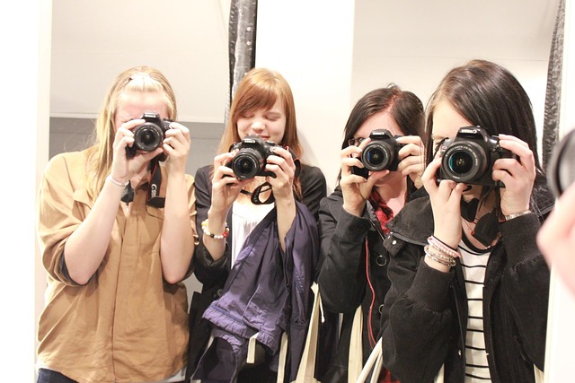 Girls Canon - Free photo on Pixabay