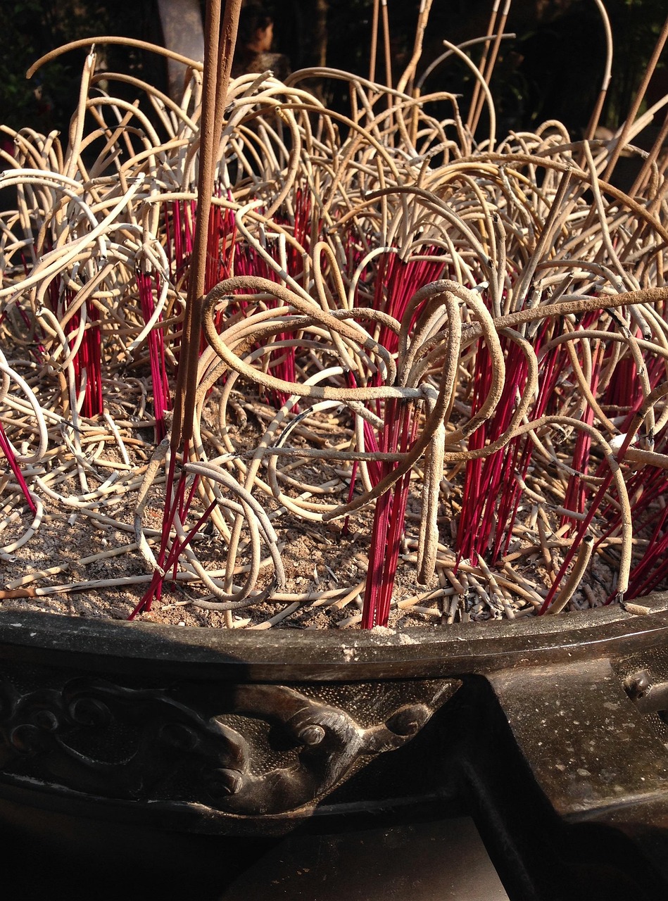 1,000+ Free Altar Of Incense & Incense Images - Pixabay