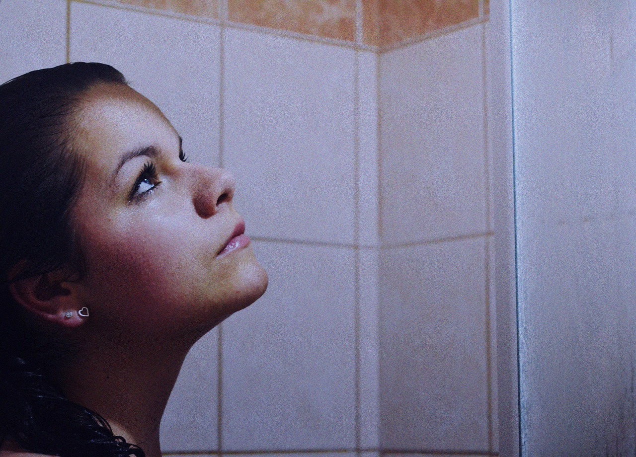 100 000 Free Girl Shower And Shower Images Pixabay