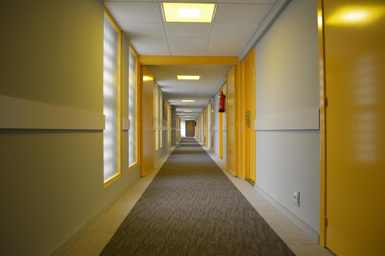 1,000+ Free Hallway & Corridor Images - Pixabay