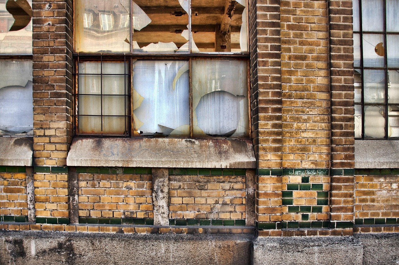 Housewall Broken Windows Stone - Free photo on Pixabay - Pixabay