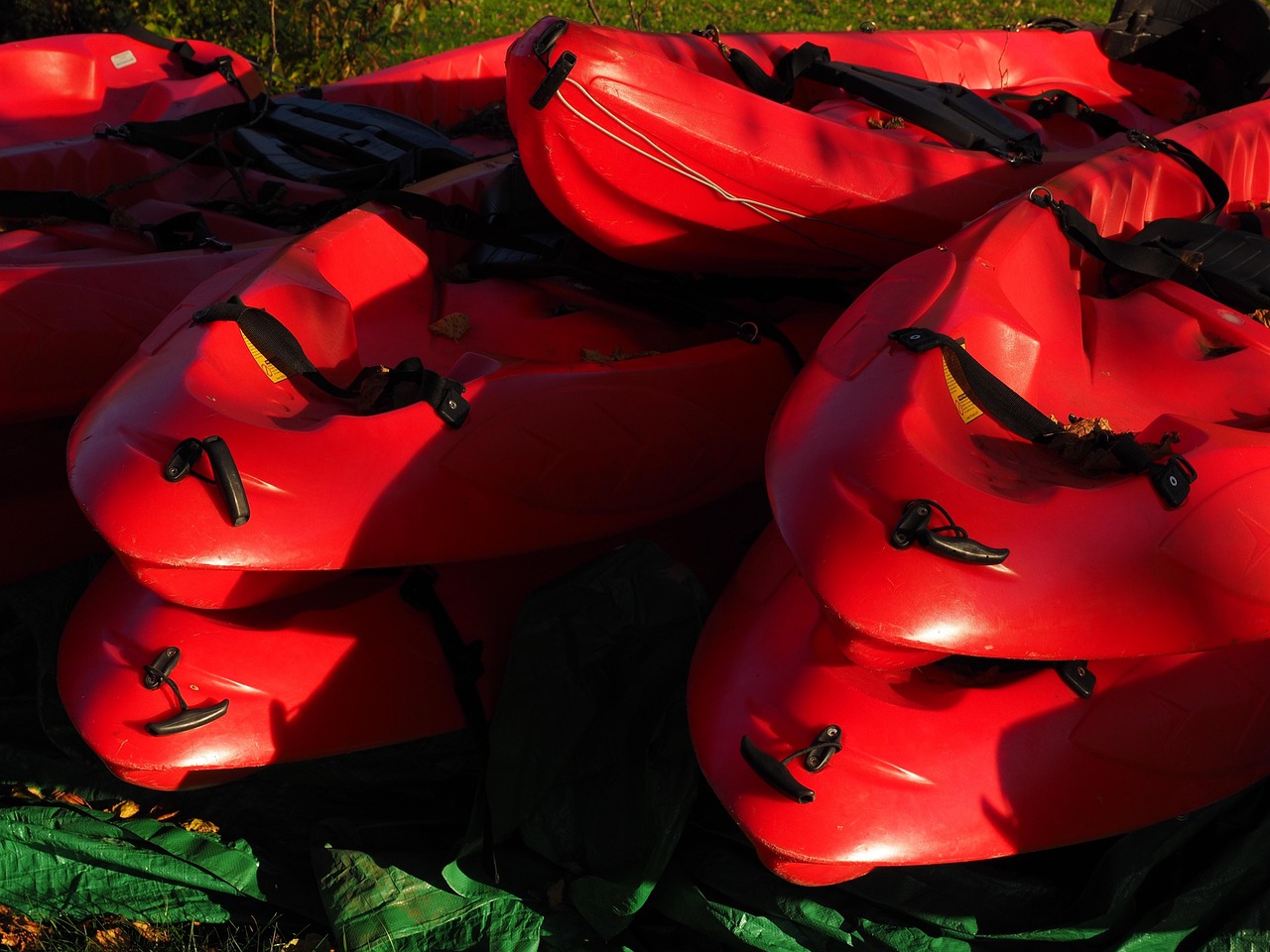 Canoes Boats Red - Free photo on Pixabay - Pixabay
