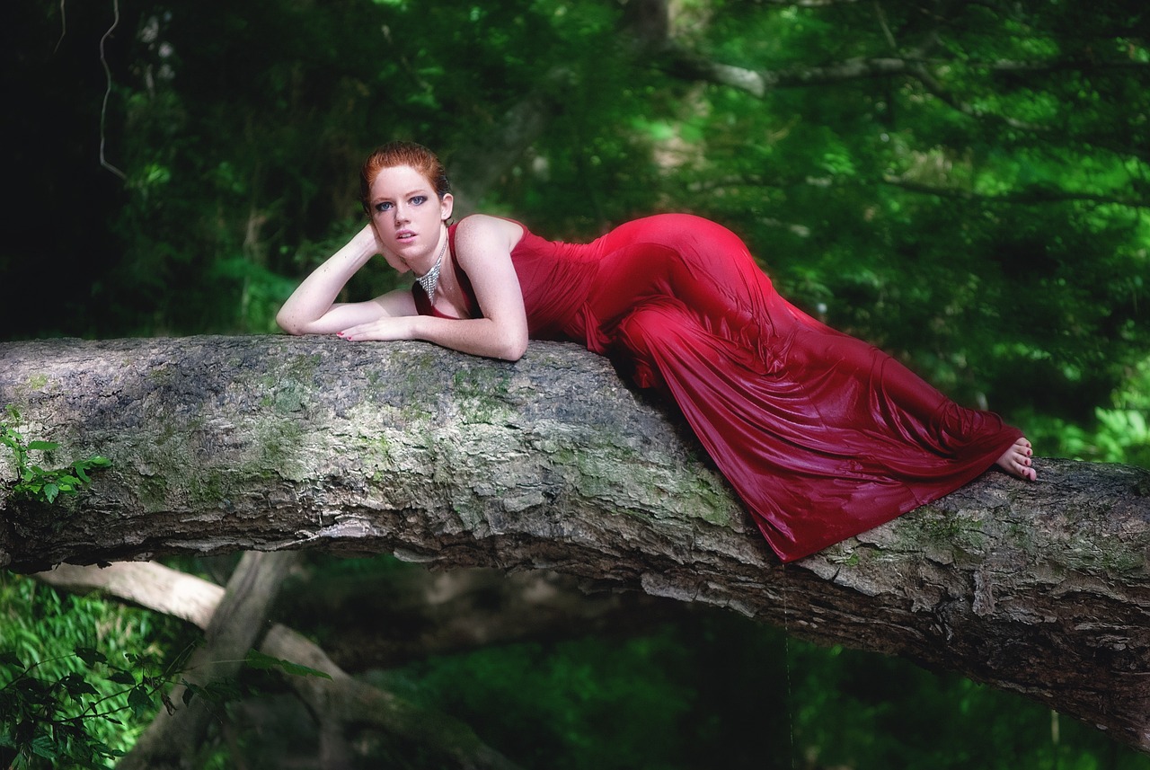 Girl Laying Tree - Free photo on Pixabay - Pixabay