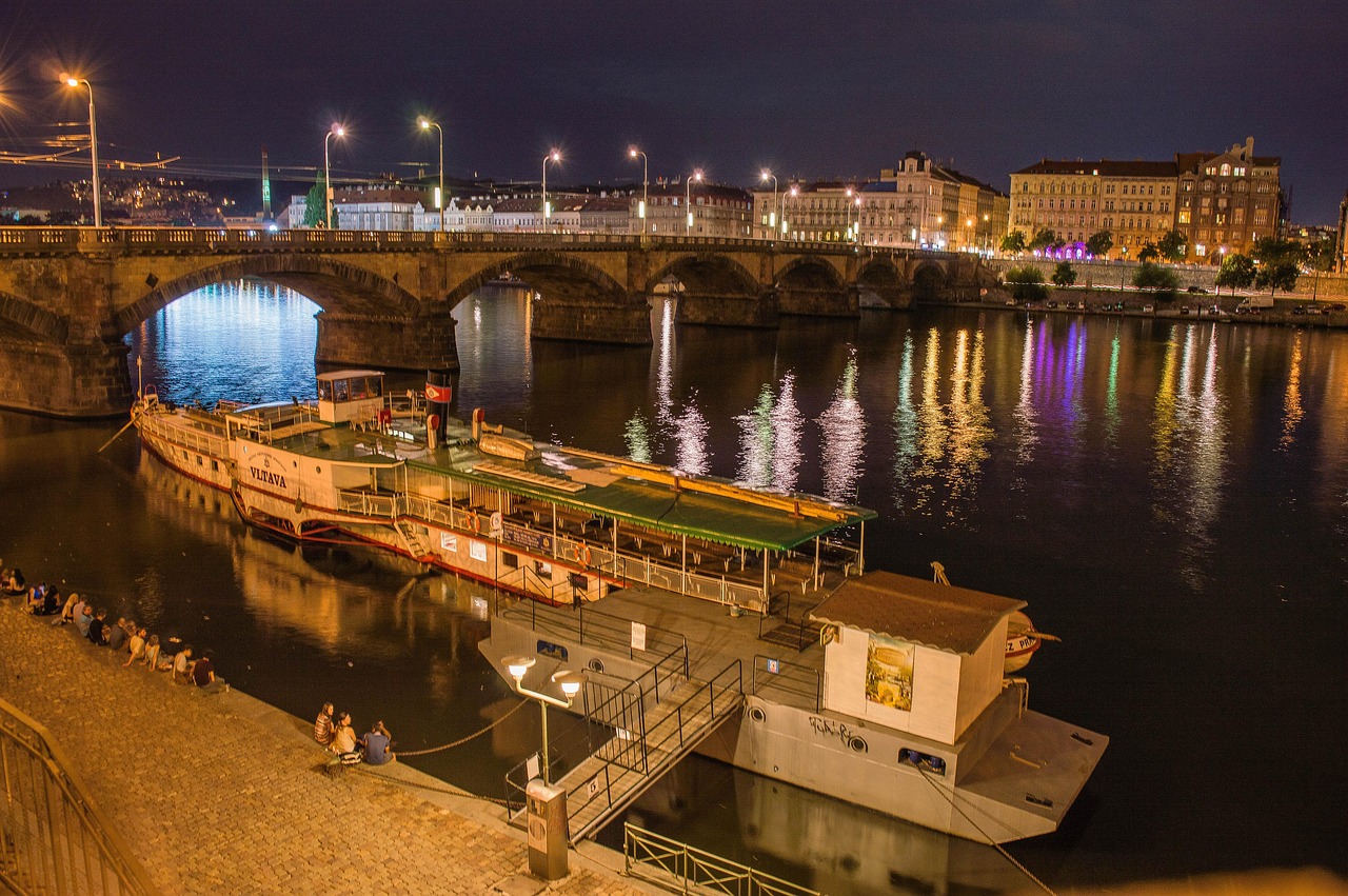 Naplavka Natt Fartyg - Gratis foto på Pixabay - Pixabay