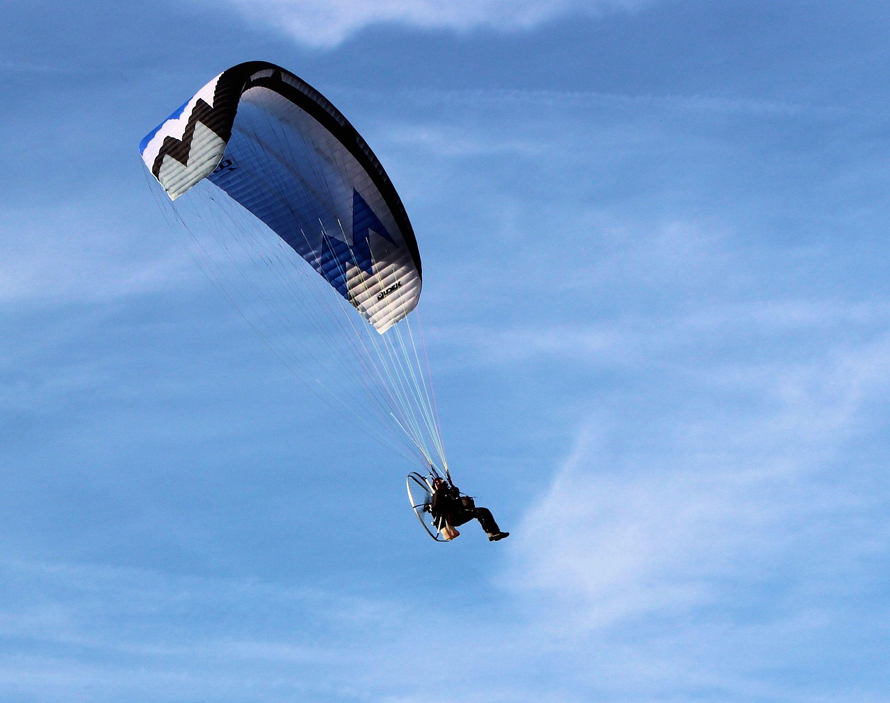 100+ Free Parasailing & Parachute Images - Pixabay
