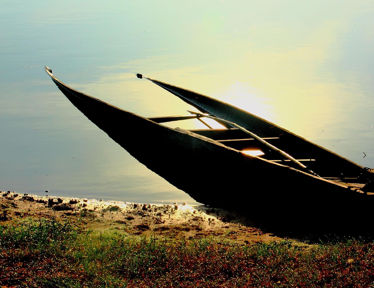 30+ Free Boat Sunk & Desert Island Images - Pixabay