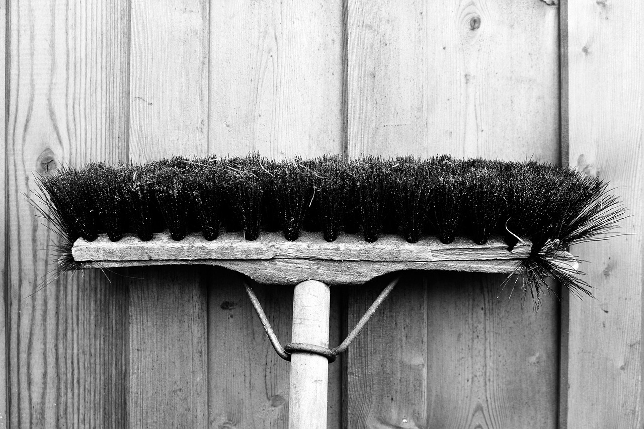 Broom Wooden Wall - Free photo on Pixabay