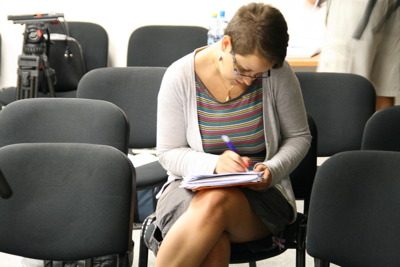 Press Conference Woman Study - Free photo on Pixabay