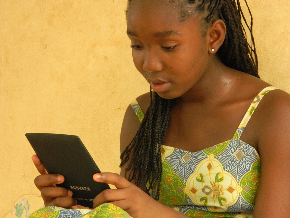 Photo Gratuite Fille Jeune Mali Lecture Image Gratuite Sur Pixabay