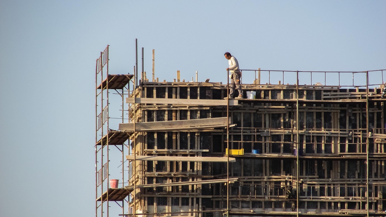 10,000+ Free Construction Worker & Construction Photos - Pixabay