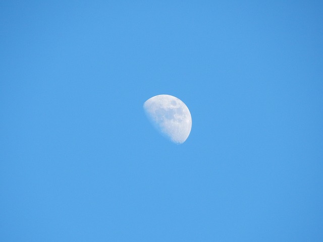 Bulan Hari Langit - Foto gratis di Pixabay - Pixabay