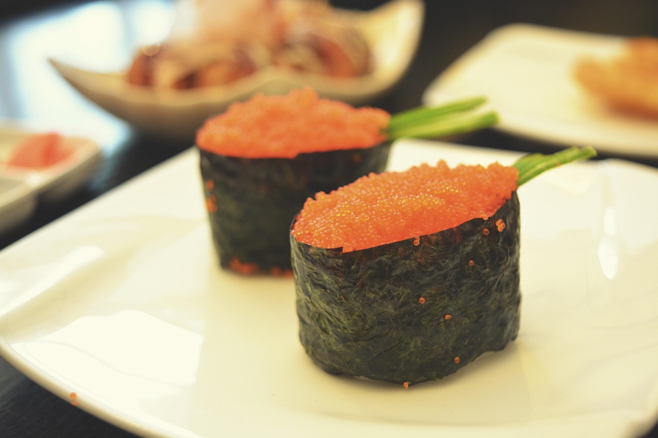 20,000+ Free People Eating Sushi & Sushi Images - Pixabay