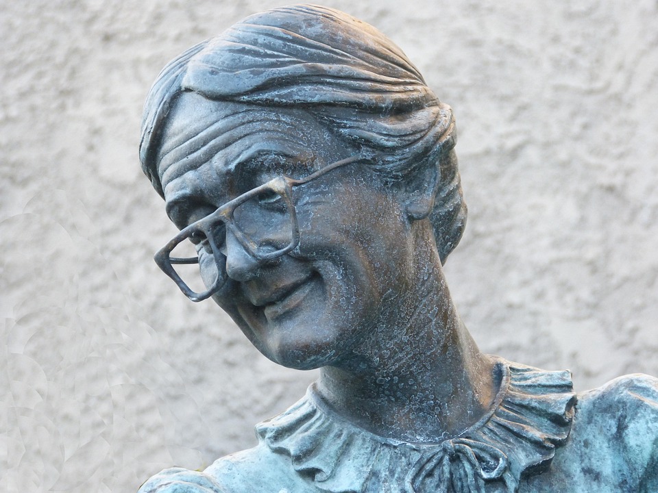 Abuela Anciana Estatua - Foto gratis en Pixabay
