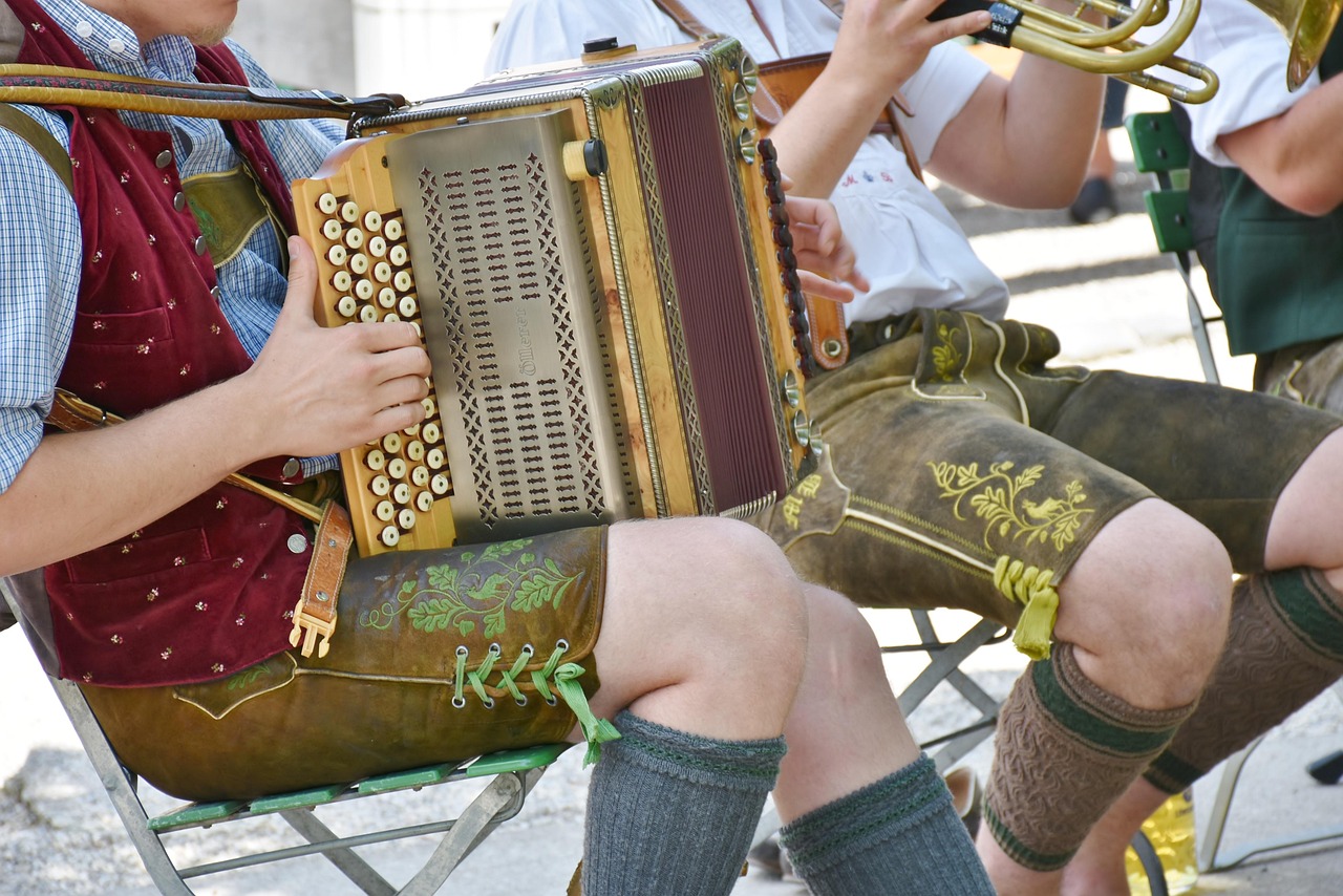 9,000+ Free Instrument Tuba & Tuba Images - Pixabay