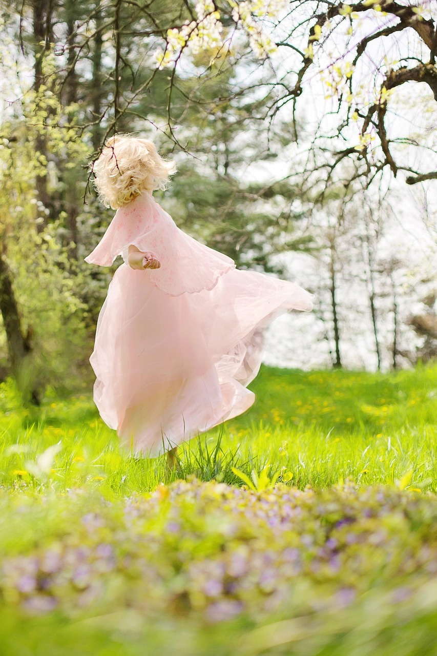 Lovely Woman Twirling Dancing - Free photo on Pixabay