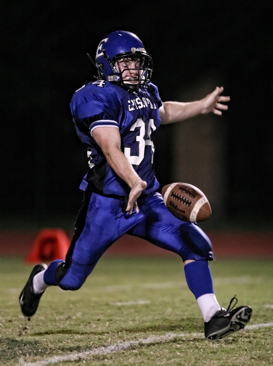American Football Punter Punt - Free photo on Pixabay - Pixabay