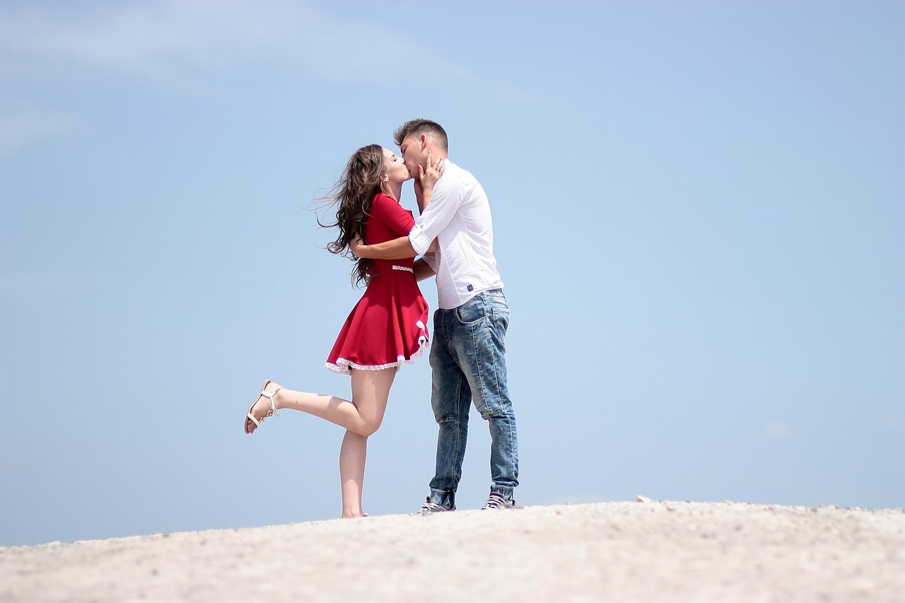 10,000+ Free Deep French Kiss & Kiss Images - Pixabay