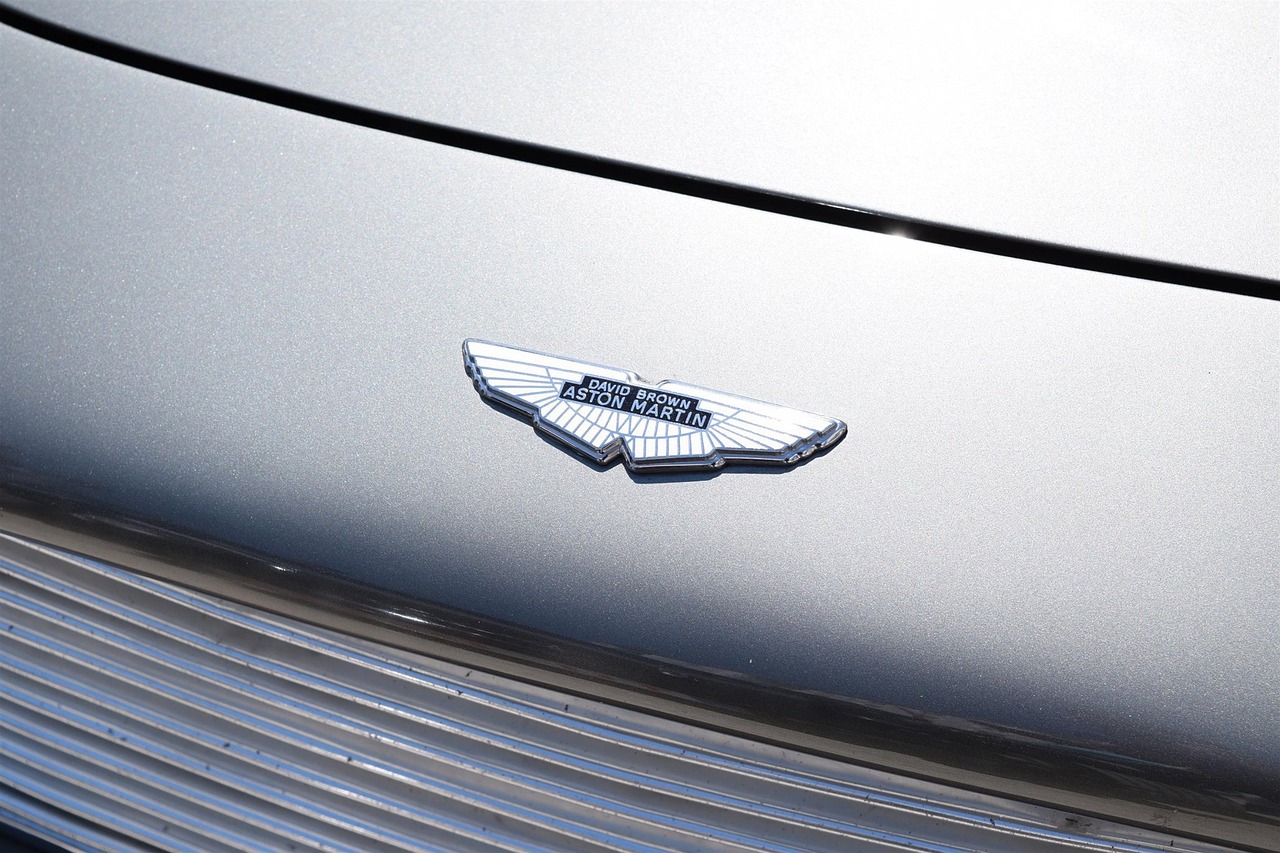 Logotipo Do Carro Aston Martin