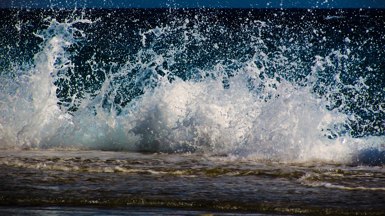 Wave Smashing Spray - Free photo on Pixabay
