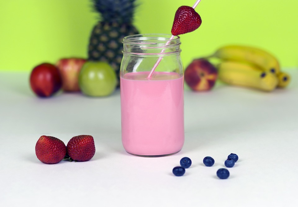 Stoples Minum Smoothie Merah - Foto gratis di Pixabay