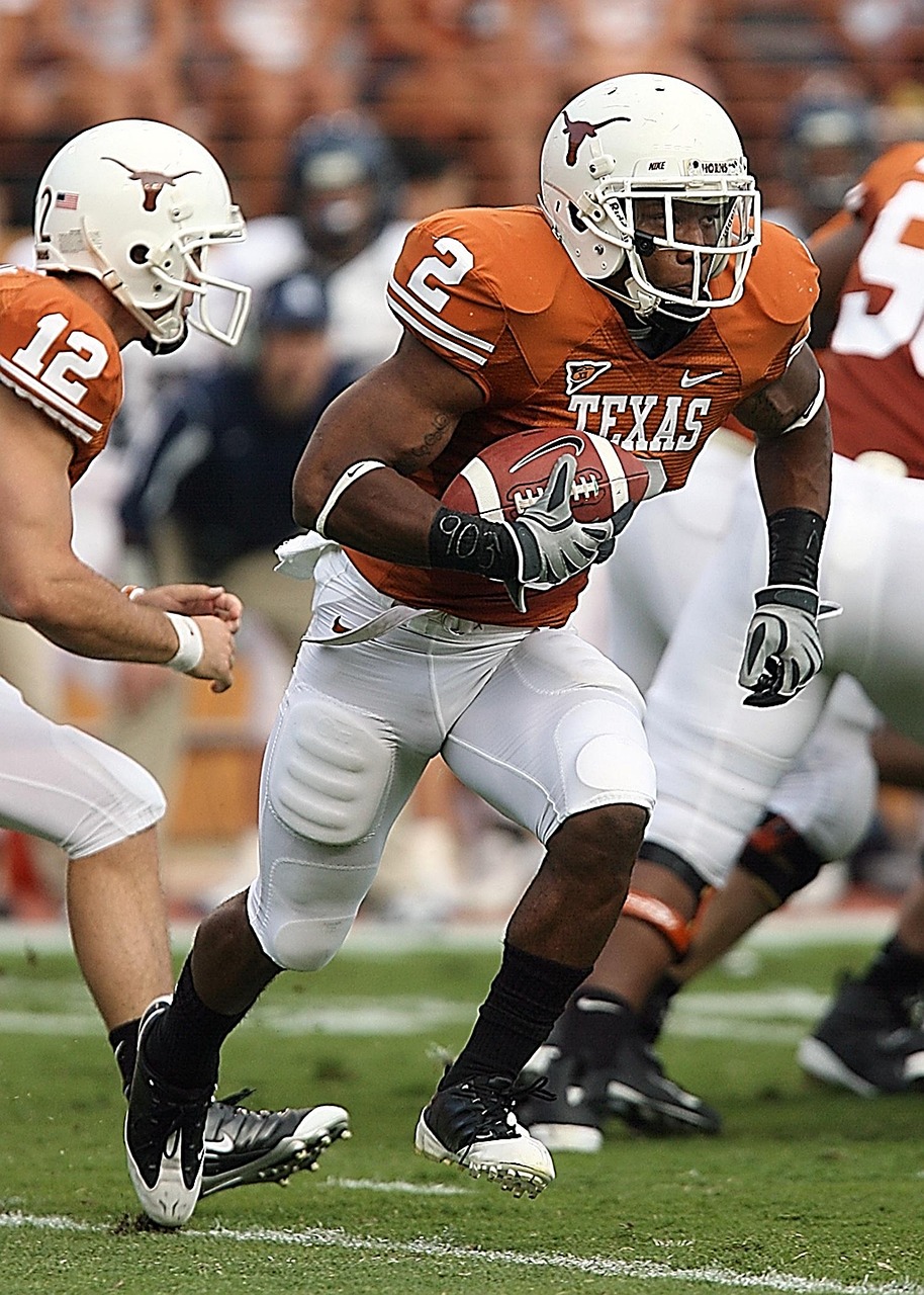 Football Running Back Action Ball - Free photo on Pixabay
