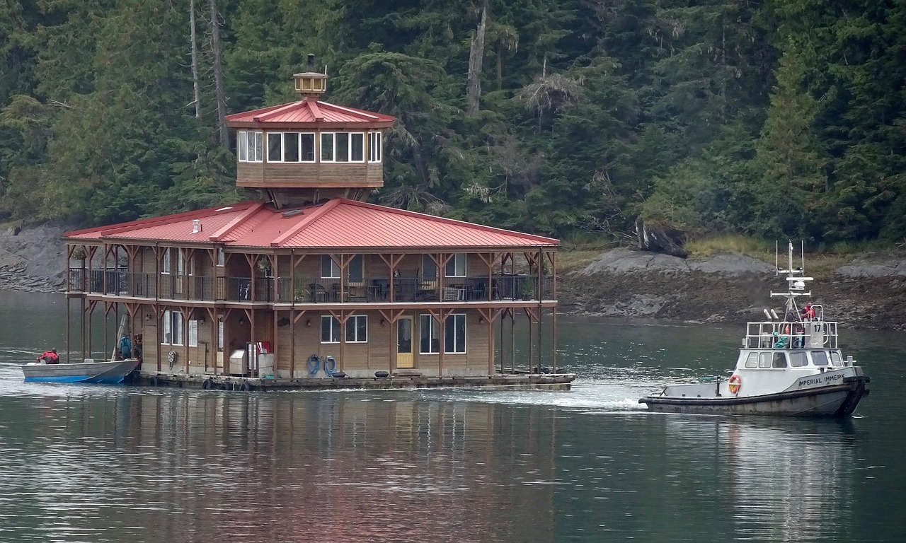 Houseboat Floating Water - Free photo on Pixabay - Pixabay
