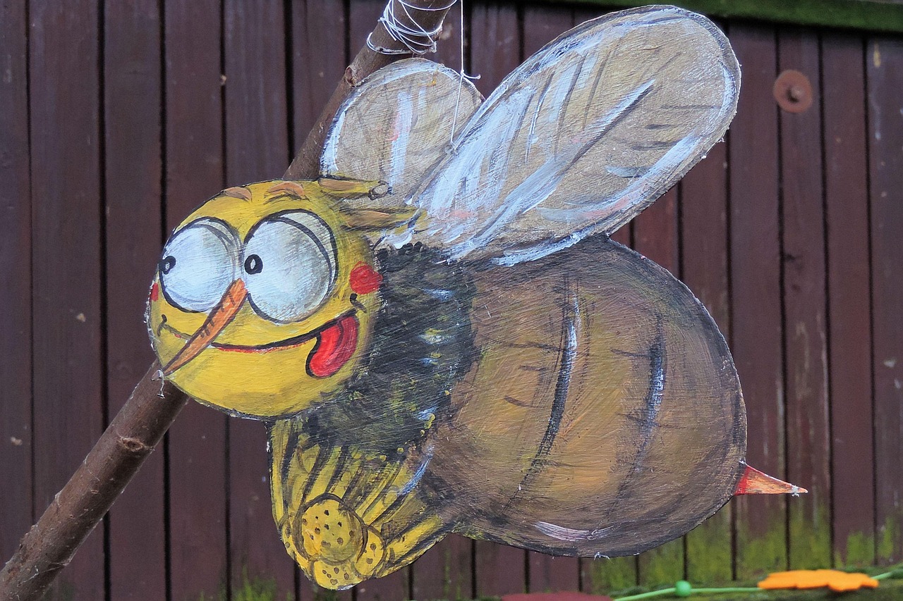 Thanksgiving Cardboard Figure Bee - Free photo on Pixabay - Pixabay