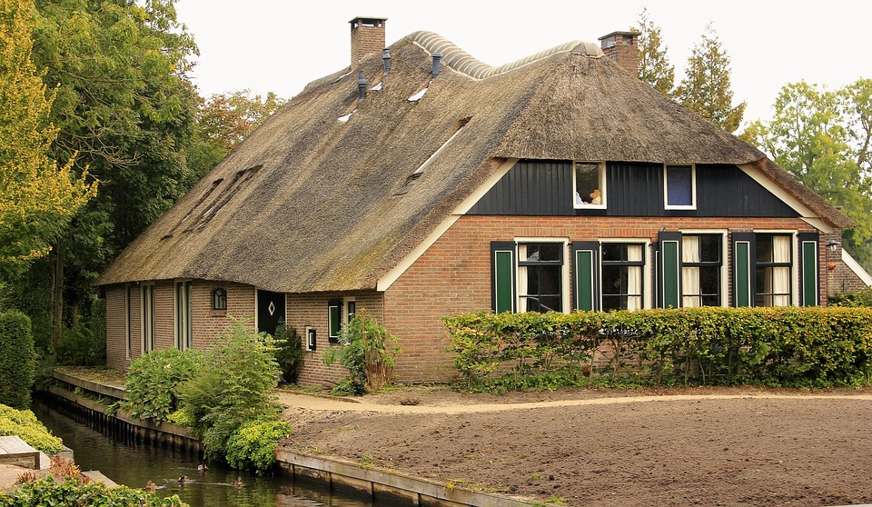 Reed Roof Built On The Water - Free photo on Pixabay