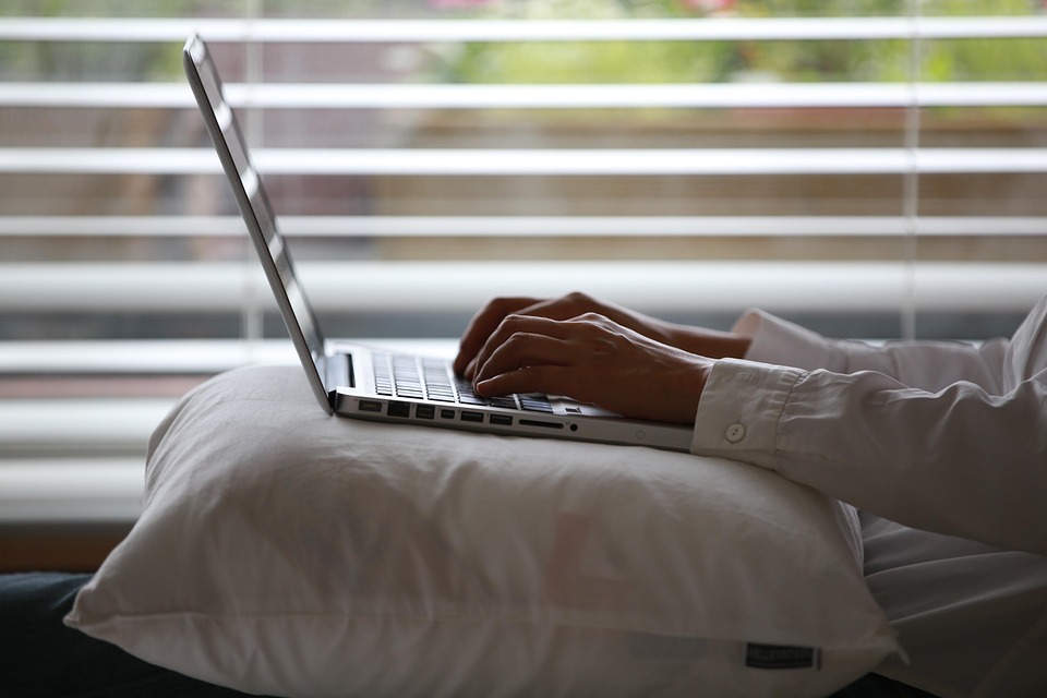 Hand Laptop Freelance - Free photo on Pixabay - Pixabay