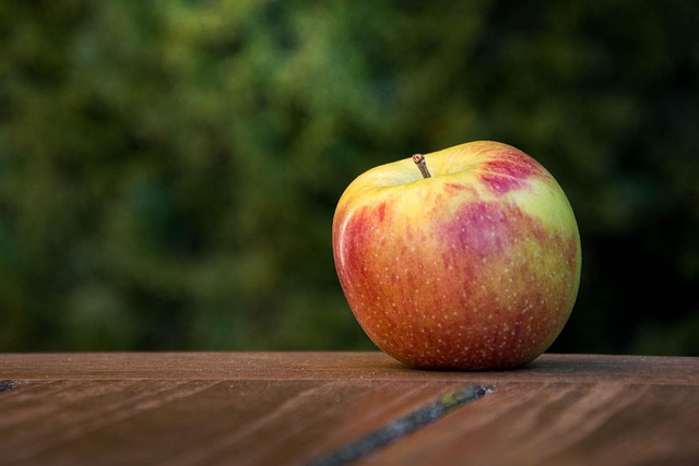 Apple Fruit Fall - Free photo on Pixabay - Pixabay
