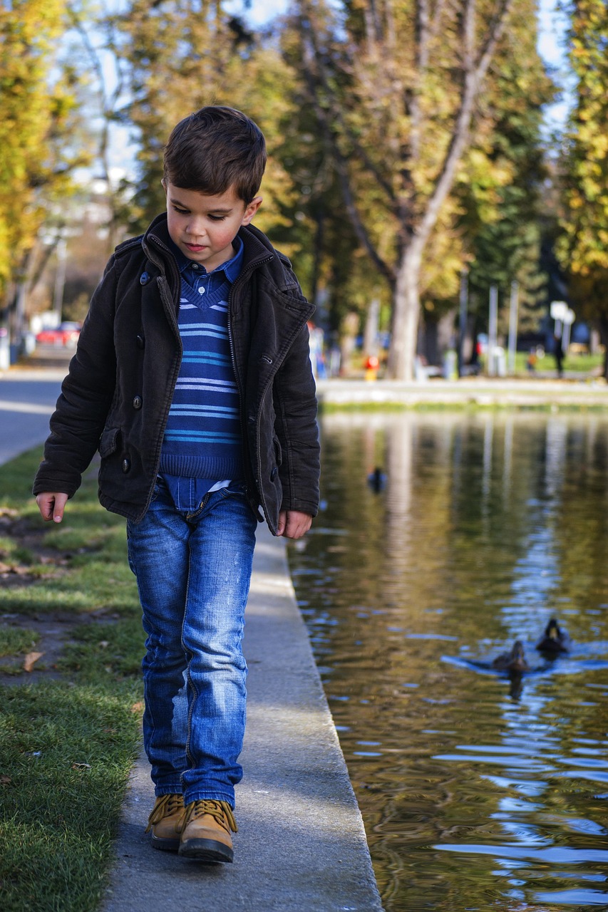Toddler Walking By The Water - Free photo on Pixabay